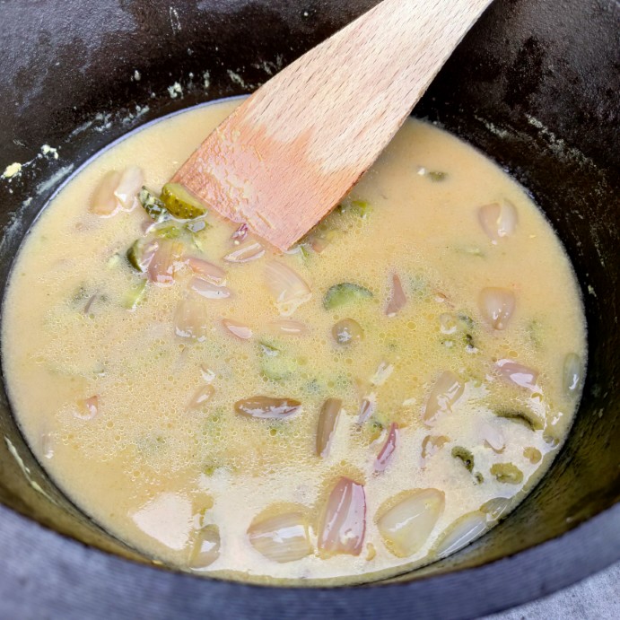Schweine-Rahm-Gulasch aus dem DutchOven - Hobby-Griller.de: Rezepte ...